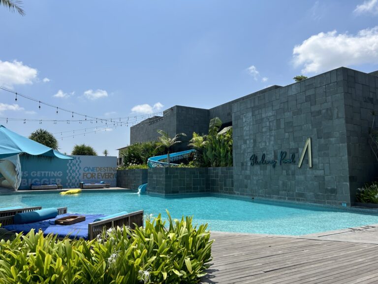 Atlas Beach Club Review: The Biggest Beach Club In The World Struggles ...