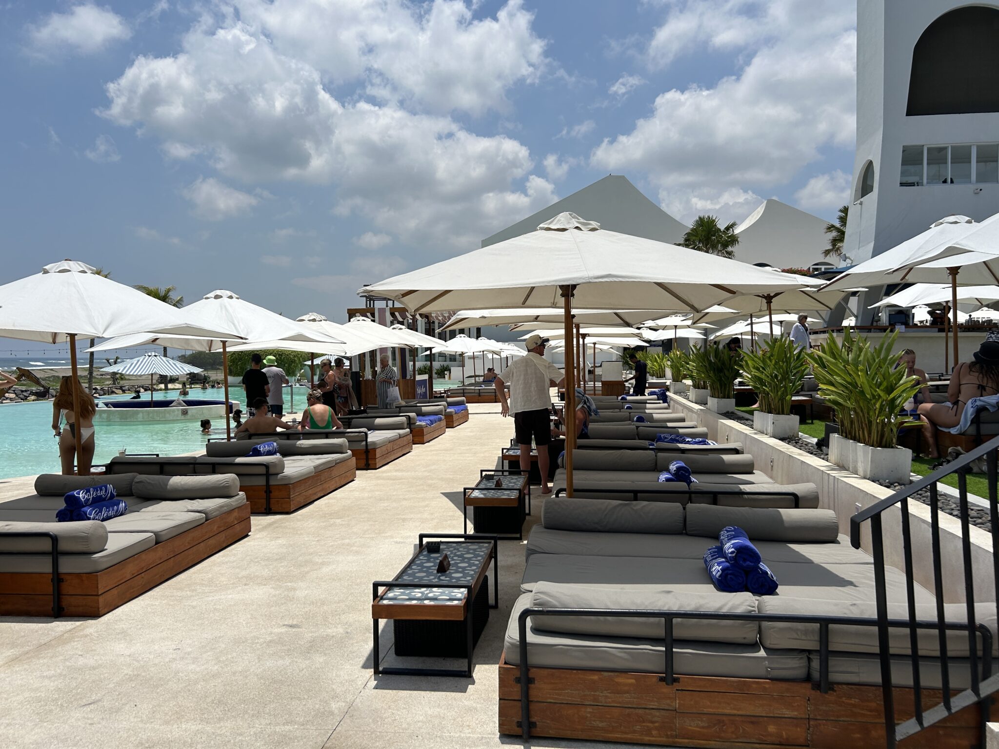 Cafe Del Mar Bali Review: Is It A Slice Of Ibiza In The Southern ...