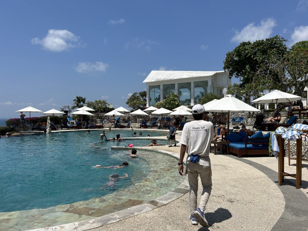 Single Fin Beach Club Bali Review: Does Cliffside Drinking Make For A ...